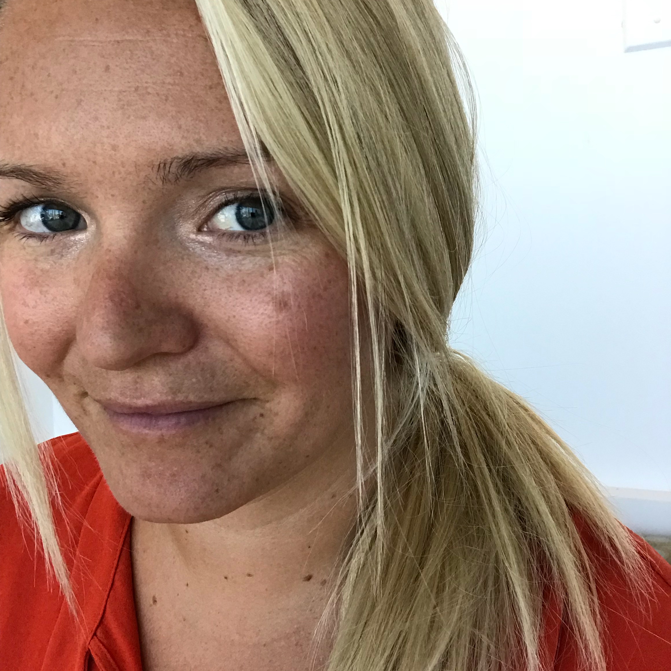 ABOUT Mercedes Nicoll - Mercedes Nicoll